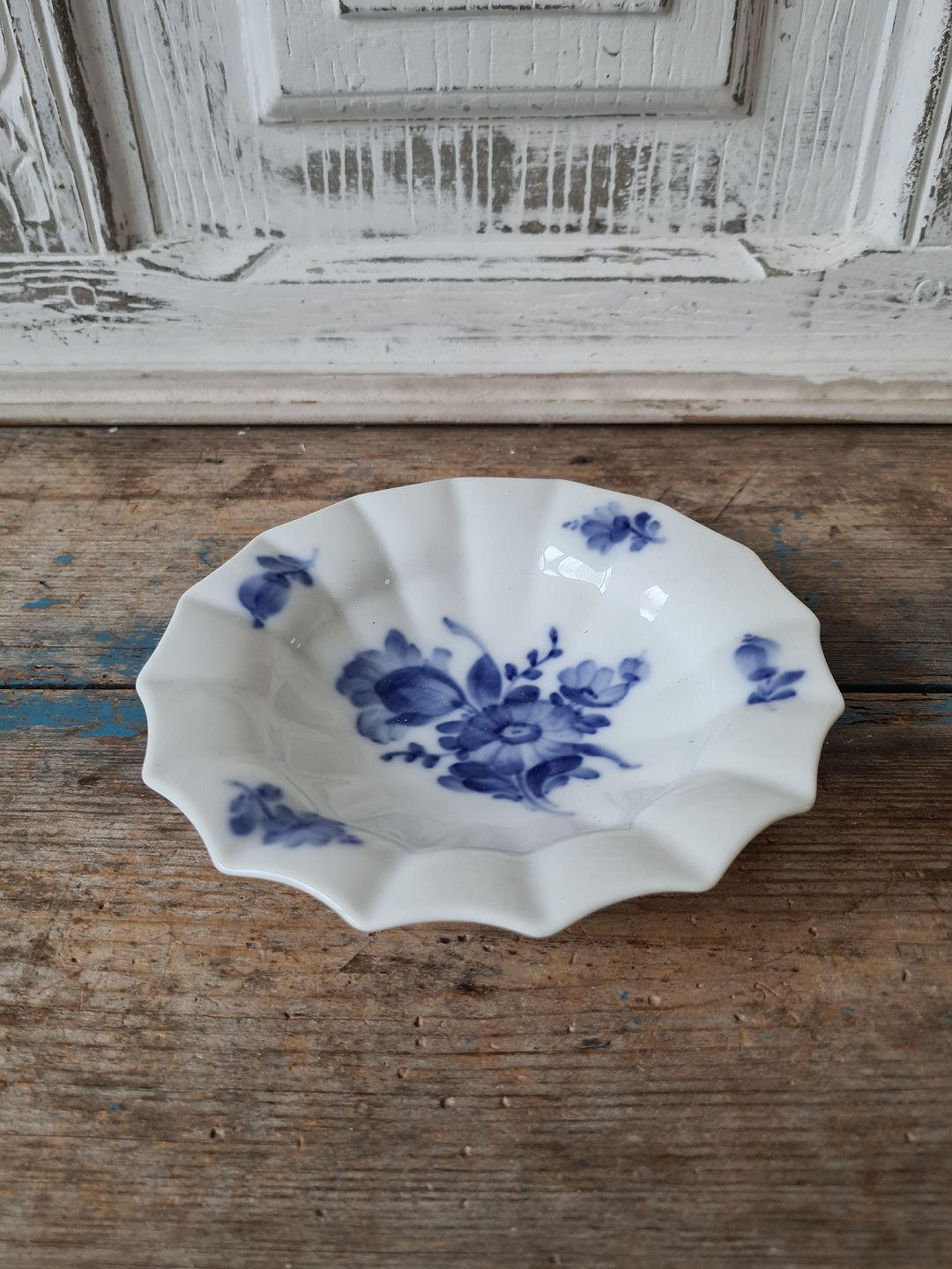 WorldAntique.net - Royal Copenhagen Blue Flower bowl No. 8555